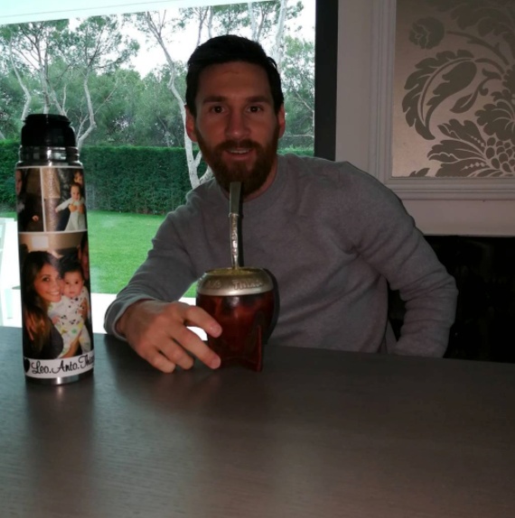 Messi muestra a sus seguidores su familiar termo para tomar mate