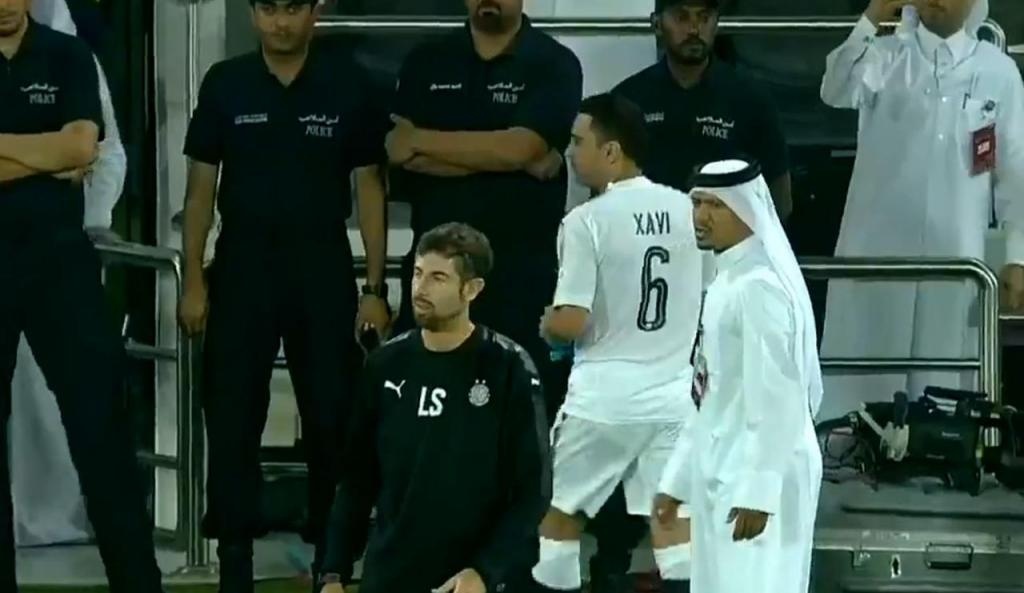 Xavi expulsé, son club perd la finale de Coupe